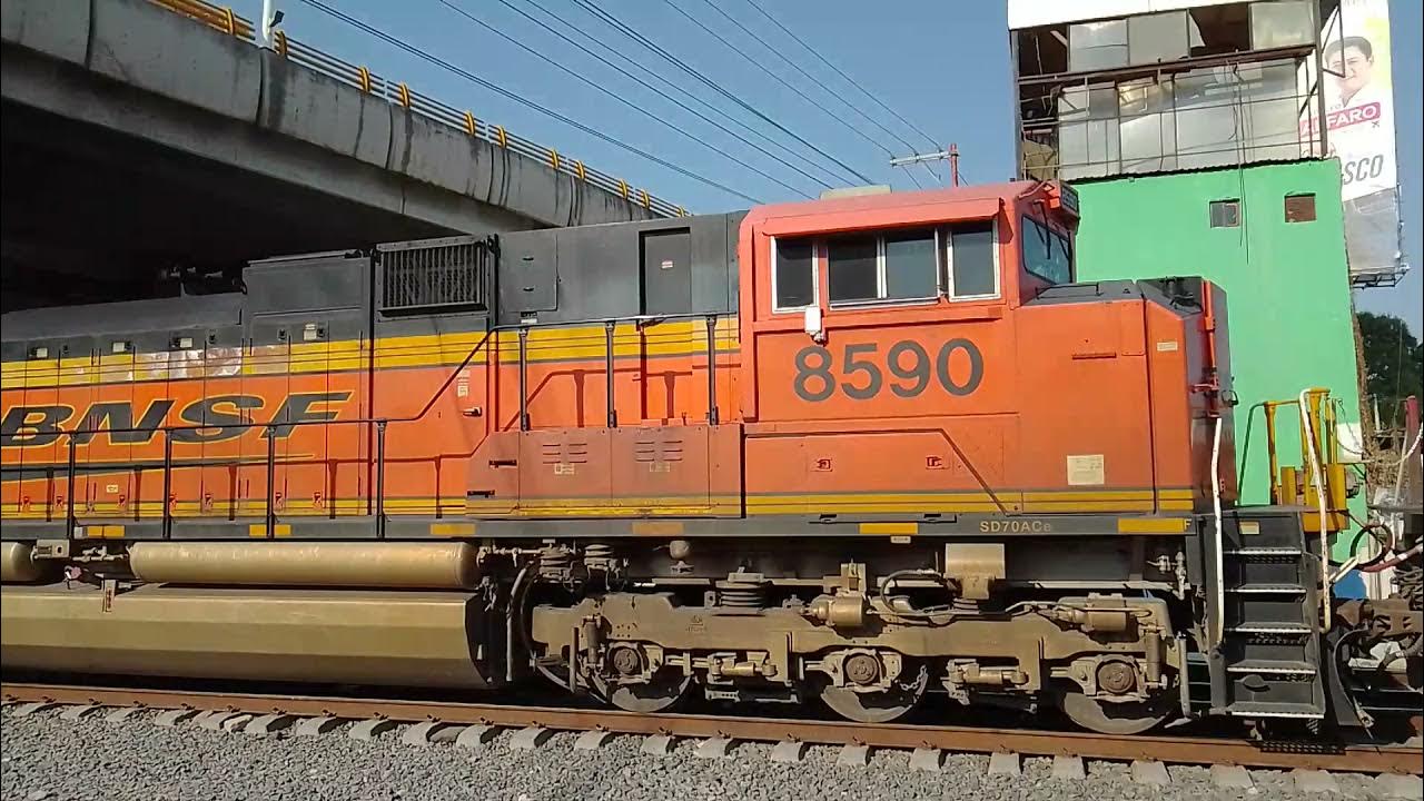 Arrancando La FXE 4687, BNSF 8590 ACe Con el IIRPN... Potrero... - YouTube