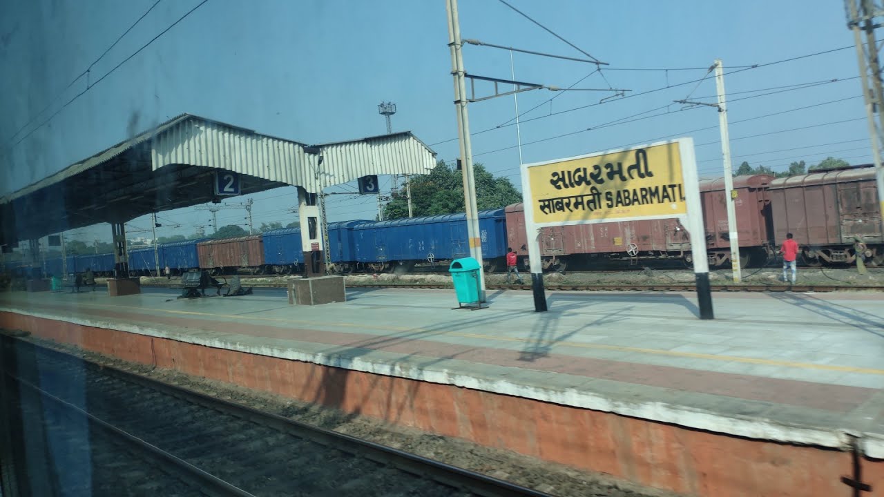 SABARMATI RAILWAY STATION SKIP BY 12476 SARVODAYA EXPRESS KATRA TO HAPA ...