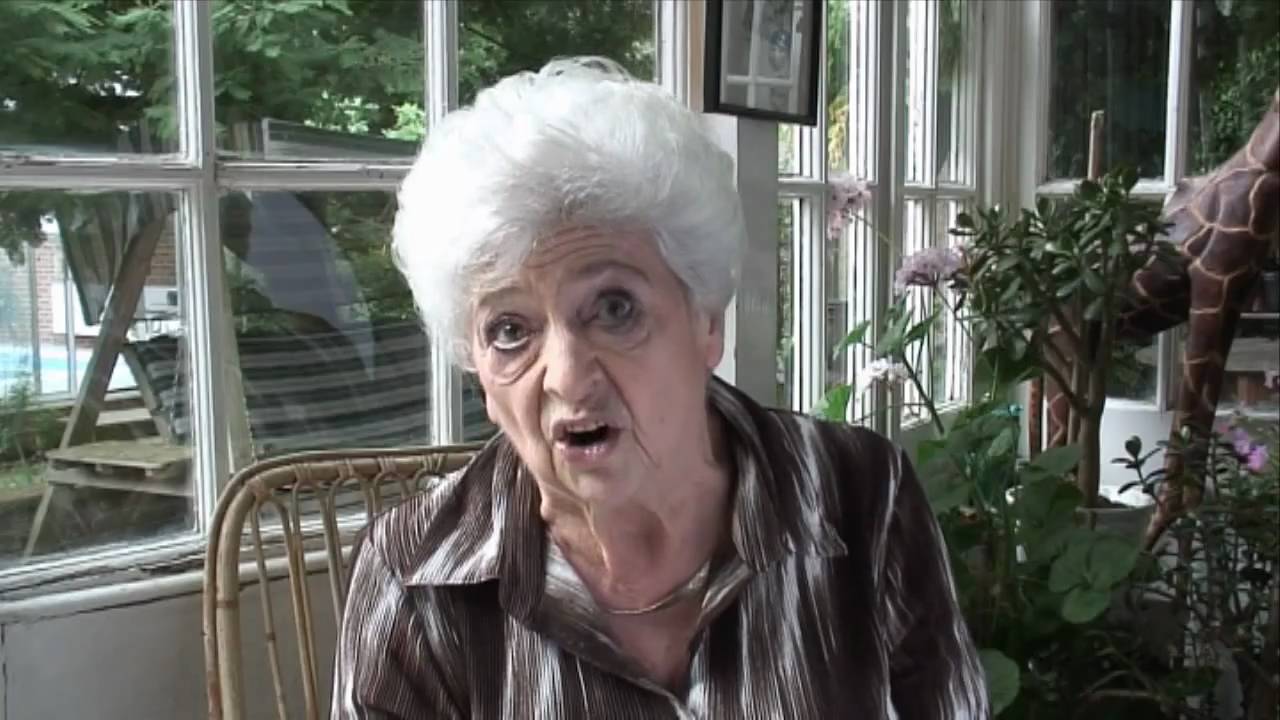 Claire Rayner backs the Vote for a Change campaign - YouTube