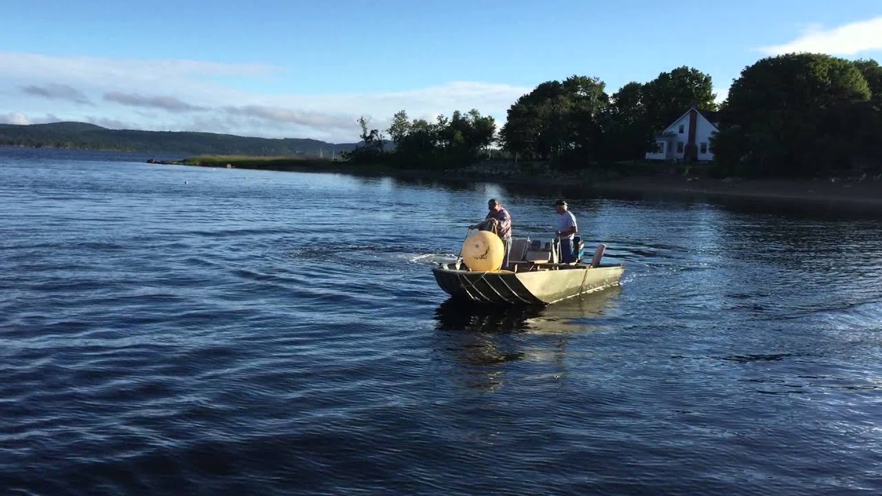 Mooring launch from skiff - YouTube