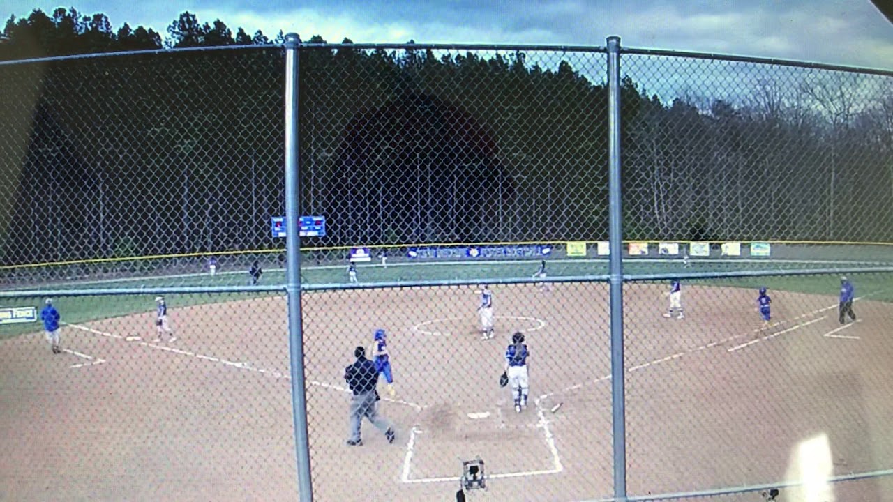 Hailey Linder- 2021 outfield- homerun March 14, 2020 - YouTube