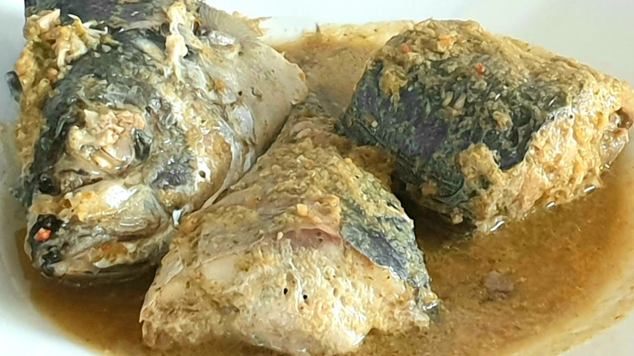 Tuto: Ndomba (papillotes de poisson) - YouTube