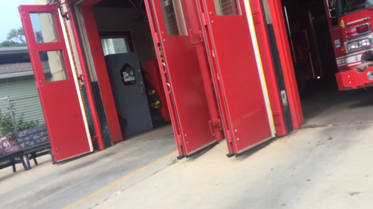 Detroit Fire Department Squad 5 & Engine 51-X Responding To A Structure ...