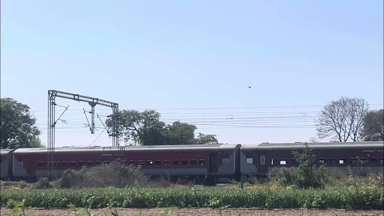 Sealdah - Amritsar Jallianwala Bagh Express 12379 - YouTube