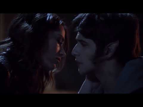 Teen Wolf 1x12 Allison kiss Scott she said to him I love you. #scallison 🧑🏻👩🏻