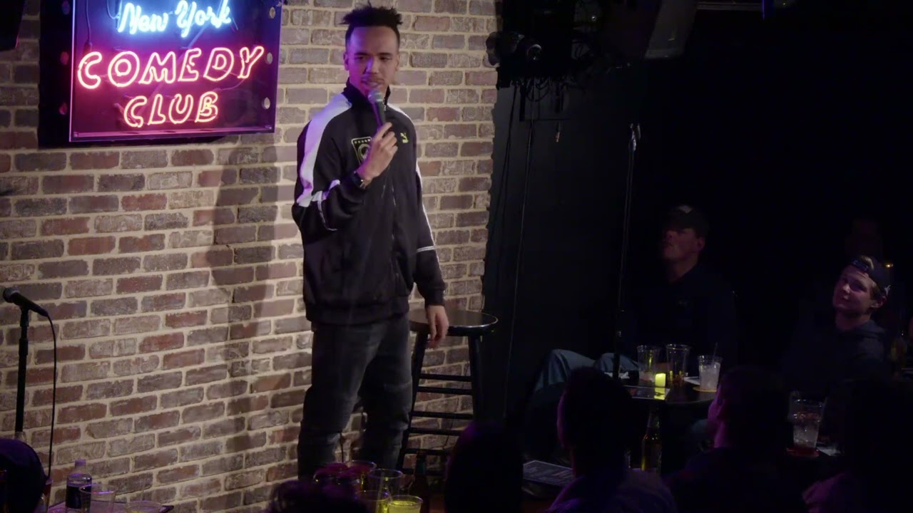 Alex Quow NYCC 11/2021 - YouTube