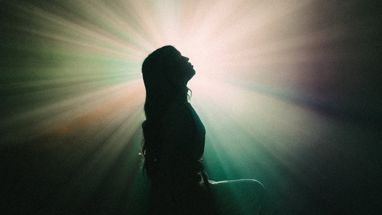 Bruna Olmeda - Fill The Room [Official Music Video] - YouTube