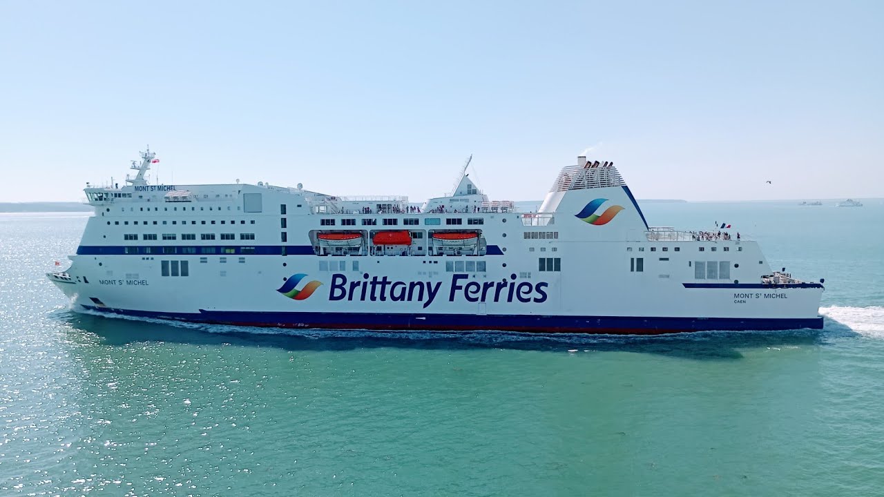 MV Mont St-Michel Passes MV Salamanca in the Solent, 11th August 2022 ...