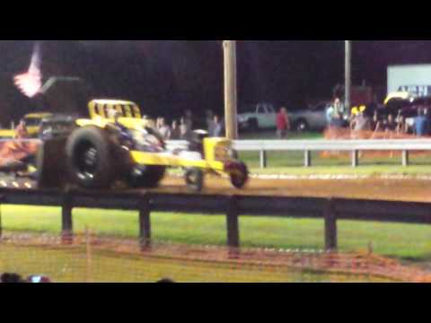 2016 truck and tractor pull hot rod