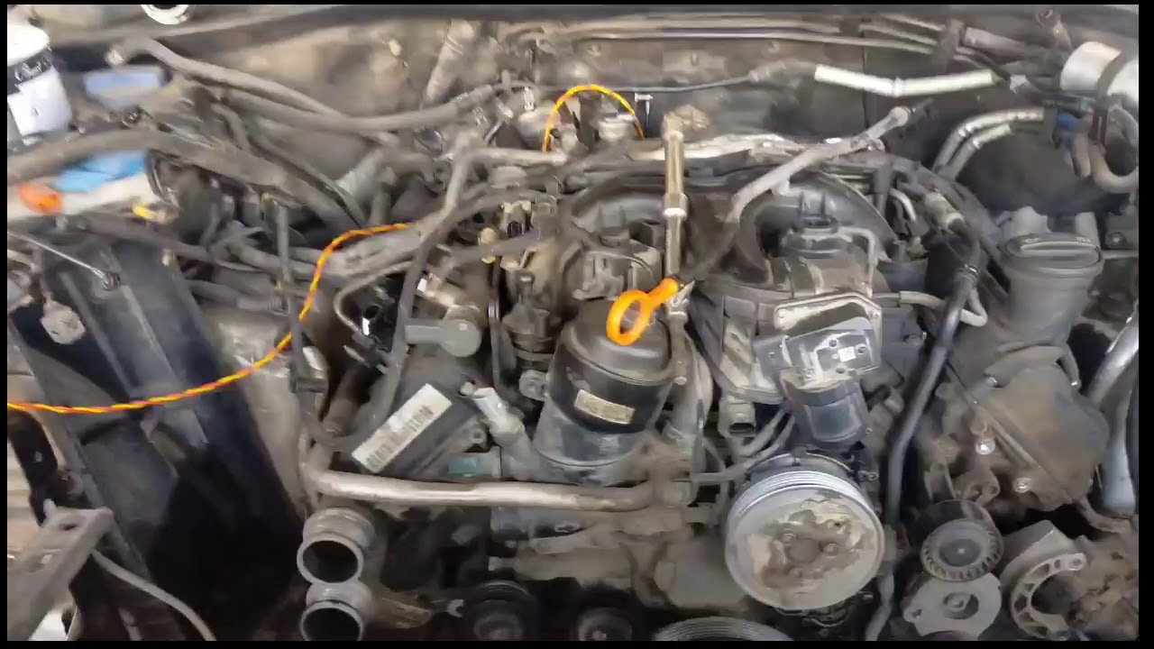 Engine Down Audi Q7 - YouTube