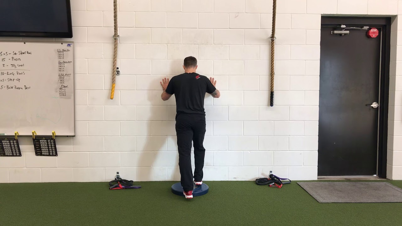 Eccentric Ankle DorsiFlexion / Calf Development - YouTube