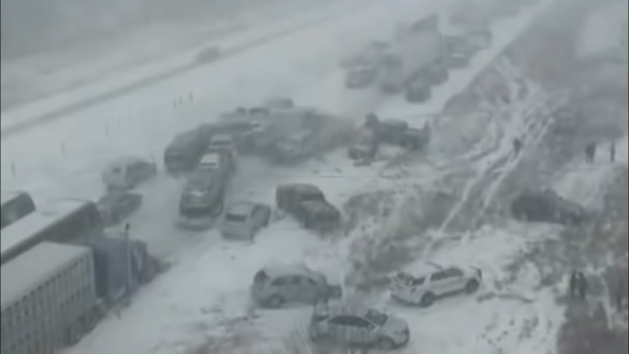 Deadly 70 car pile up caught on traffic cam - YouTube