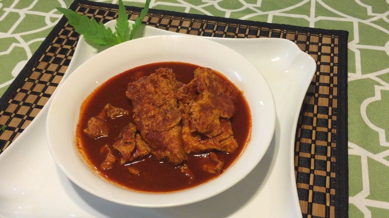 HUEVO EN CHILE GUAJILLO, RECETA DELICIOSA! - YouTube