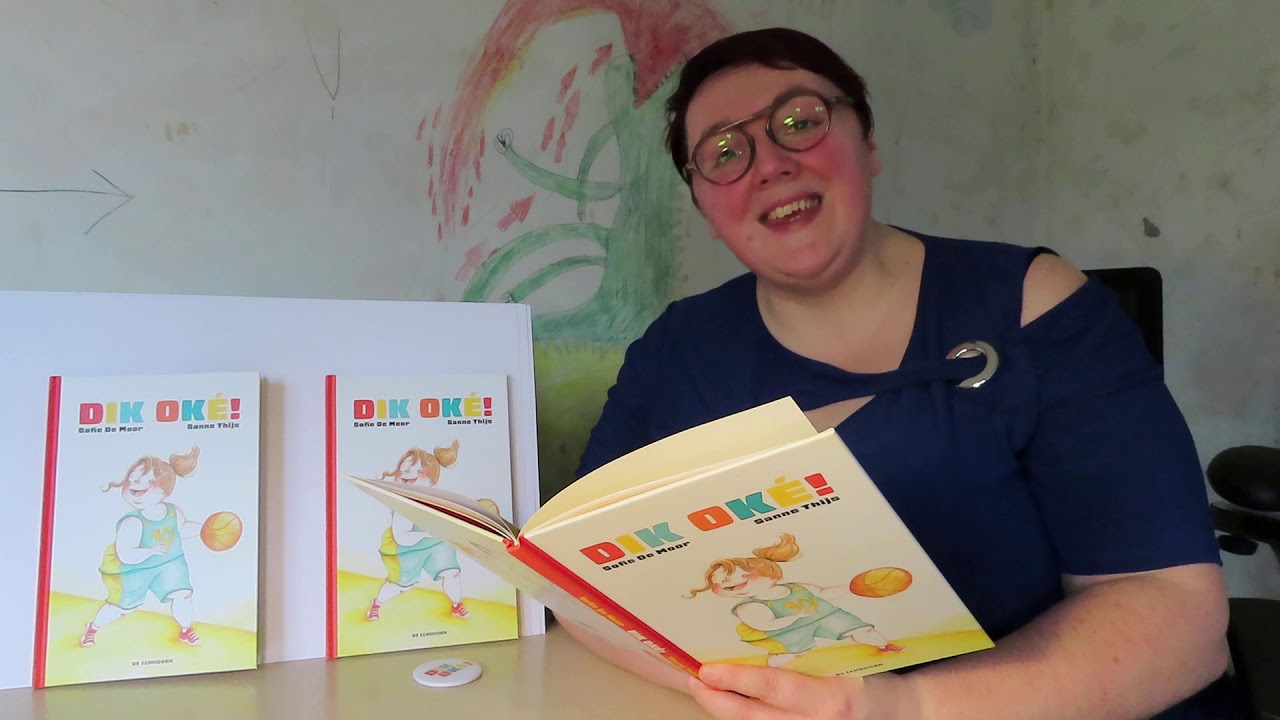 Sofie De Moor - Dik oké (voorleesmoment) - YouTube