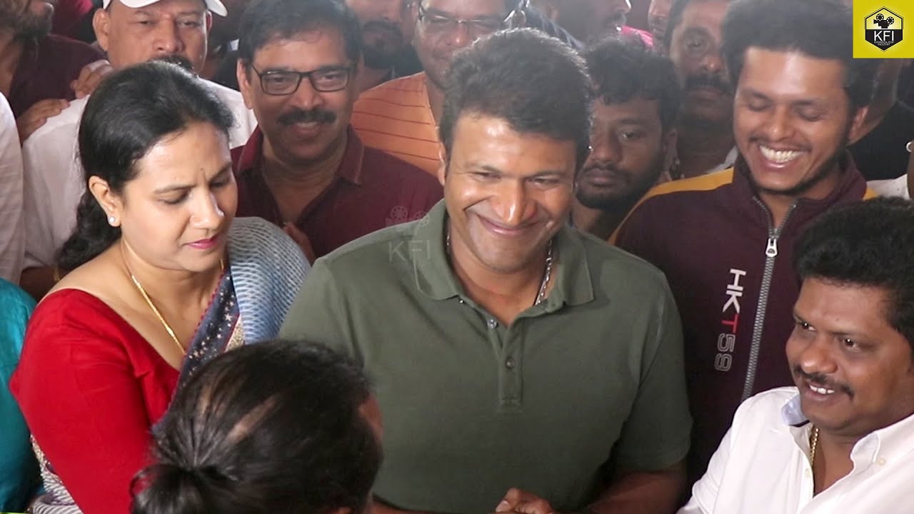 Puneeth Rajkumar's Cute Smile Infront Of Wife Sweet Memories | Hero ...