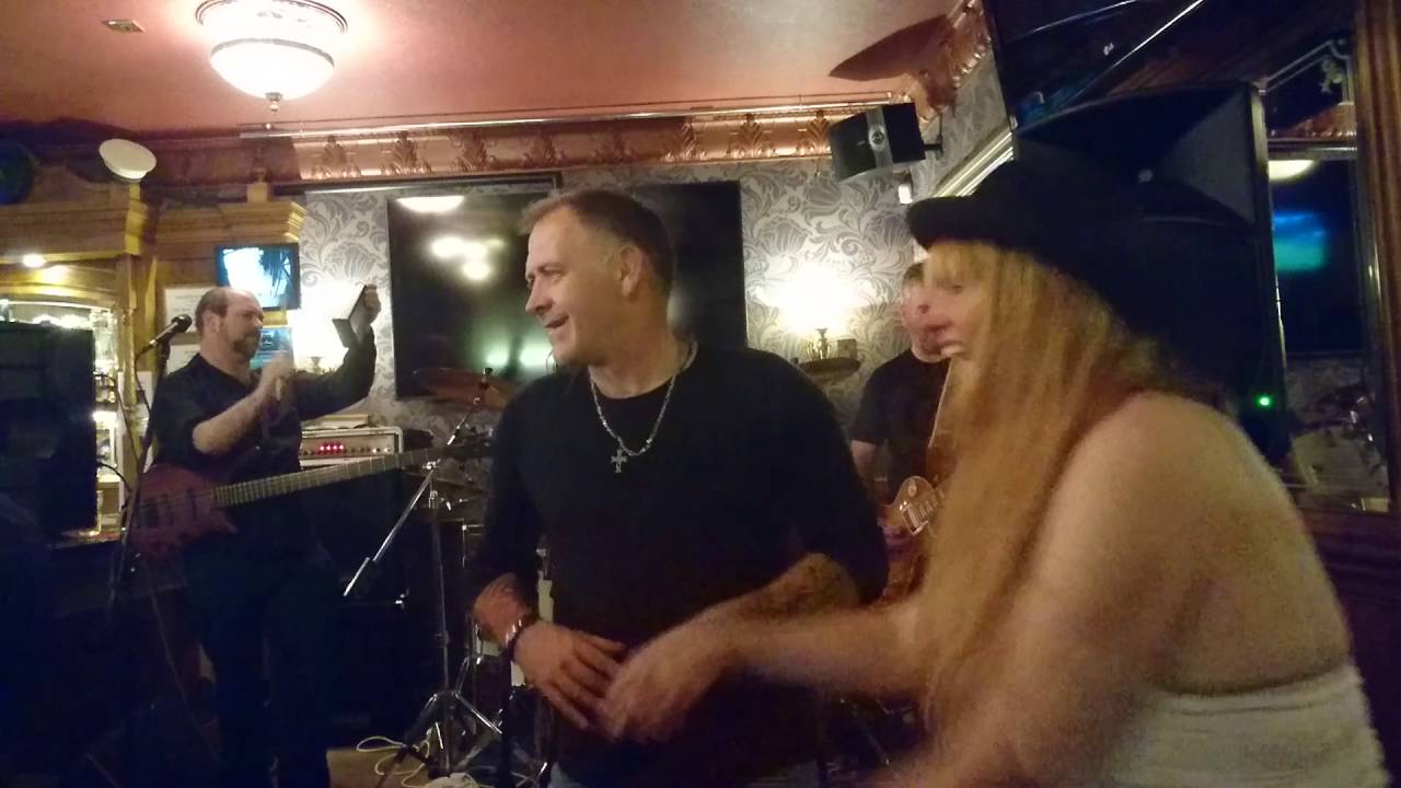 Two Wheels Good live at the Market Arm's 31-07-2016 - YouTube