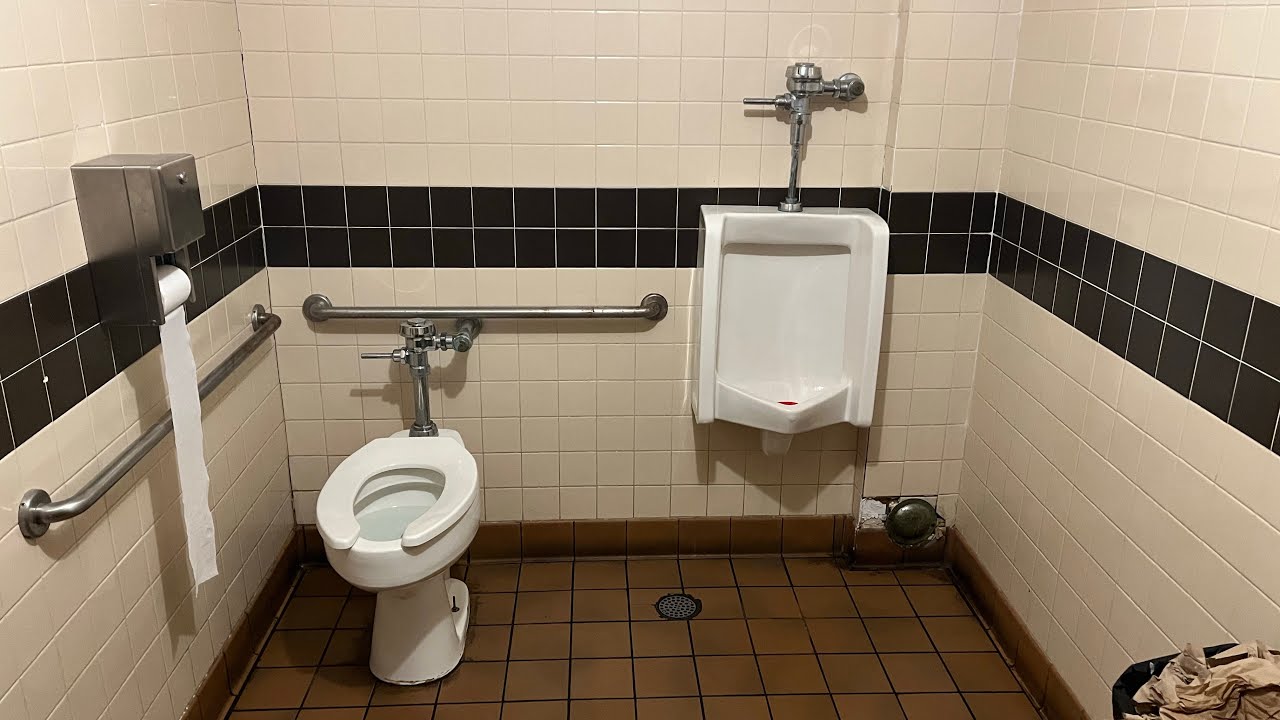 766. Walt’s Roast Beef Men’s Restroom - YouTube