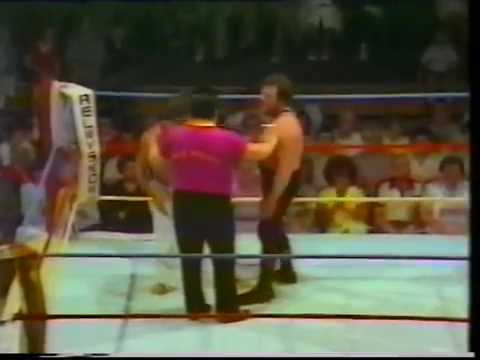 Pat Patton v Studs Lannigan (world of sport) - YouTube