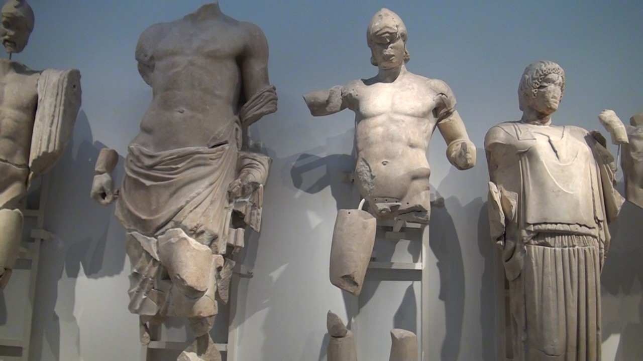 Frontón oriental del templo de Zeus, Olimpia, 2016 - YouTube