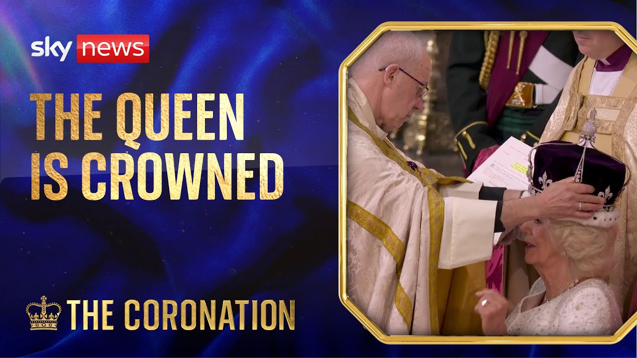 King's Coronation: The Queen is crowned - YouTube