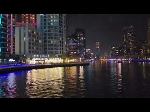 Dubai Marina da Gece Görüntüsü