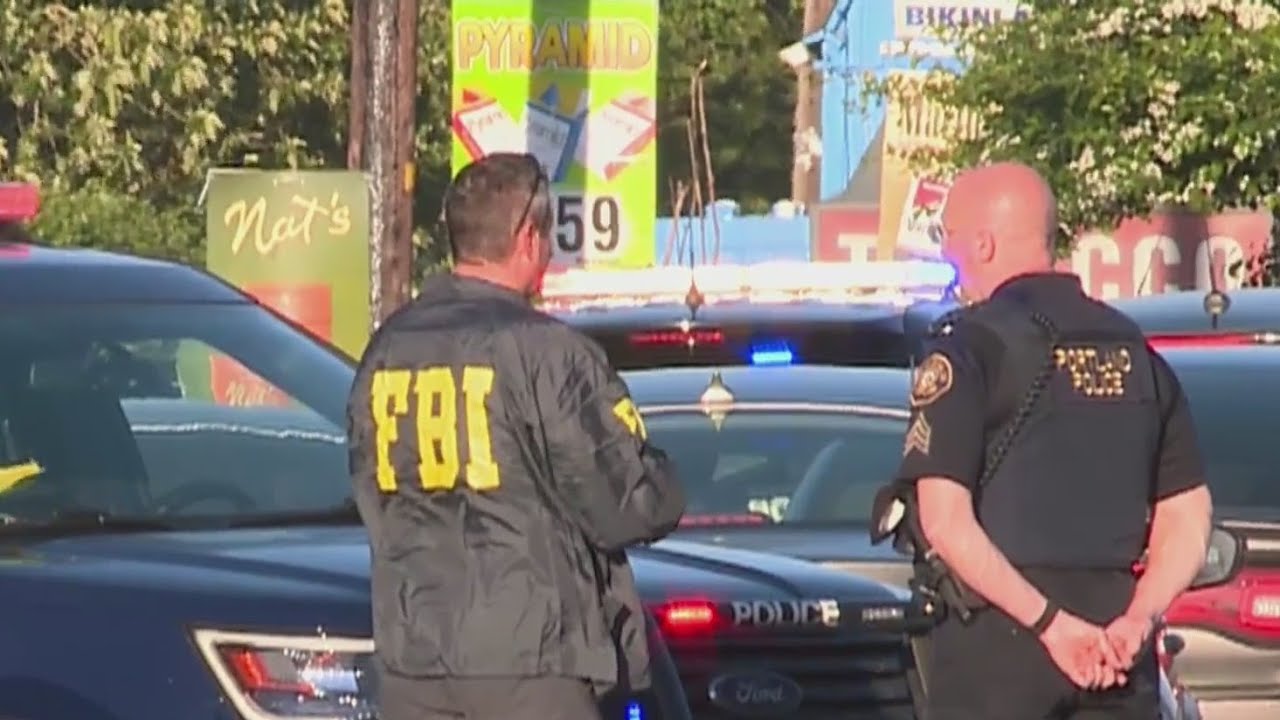 'Imminent' gun violence threats puts FBI on Portland streets - YouTube