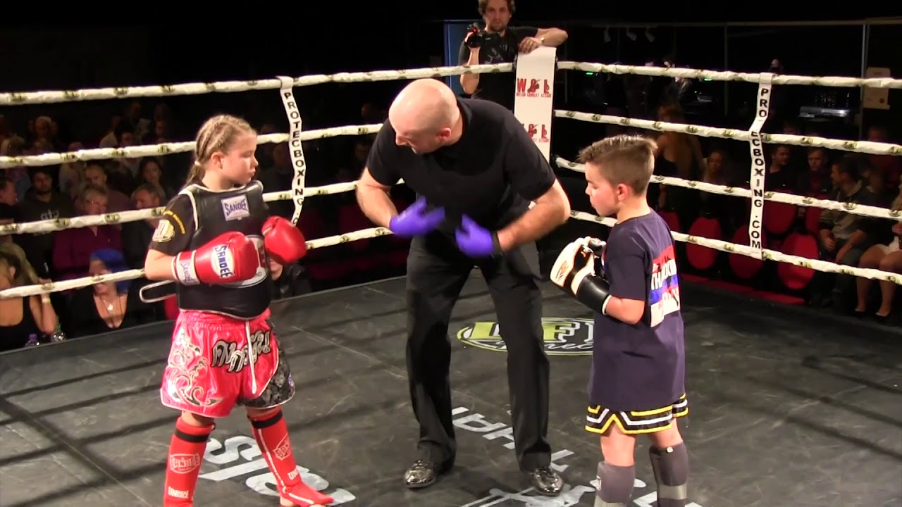 Mckenzie Williams vs Sophia Bates - YouTube