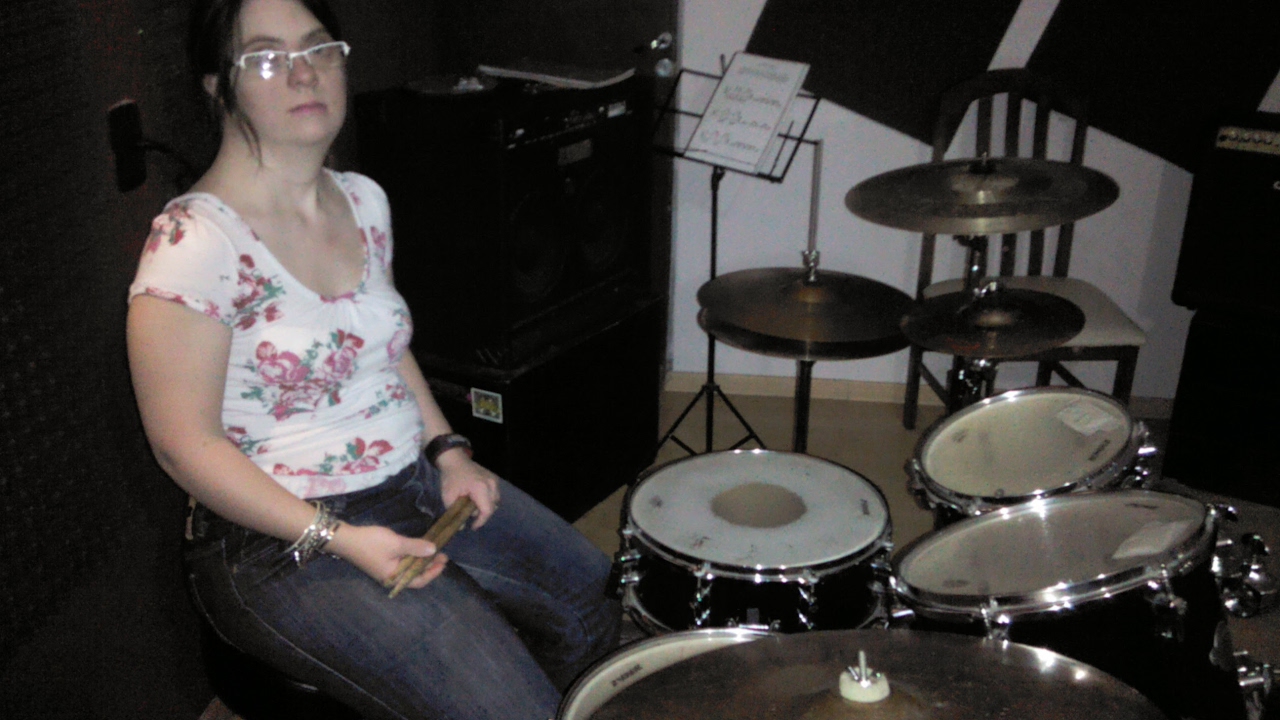 analia profesional drumming's broadcast - YouTube