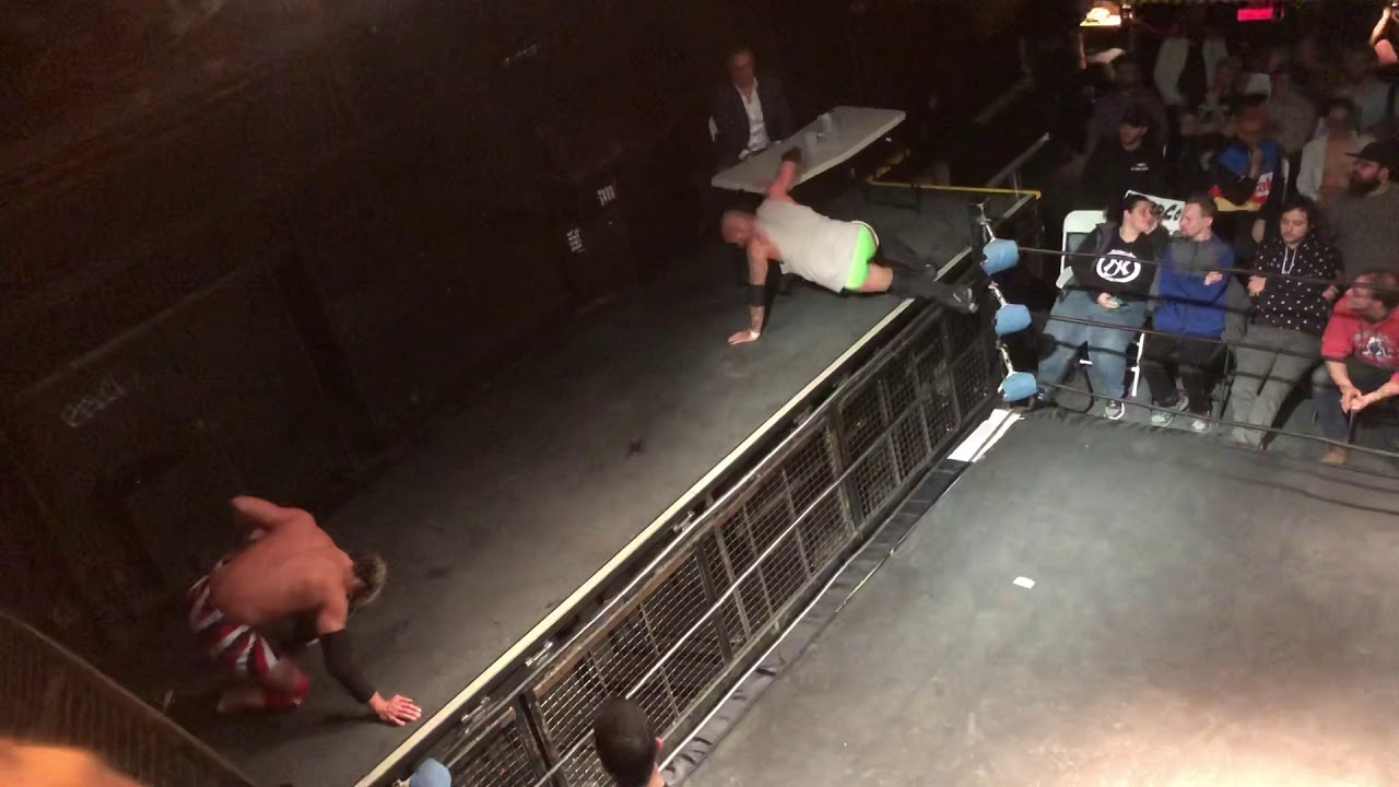 [Free Match] Channing Decker vs Travis Toxic | Battlewar - YouTube