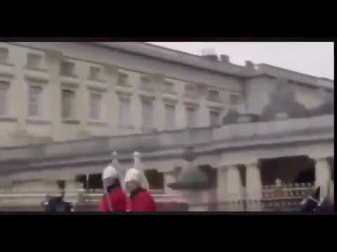 #ANONYMOUS VIDEO FILTRADO NIÑO ESCAPA DEL PALACIO REAL DESNUDO EN REINO UNIDO  (FAKE)