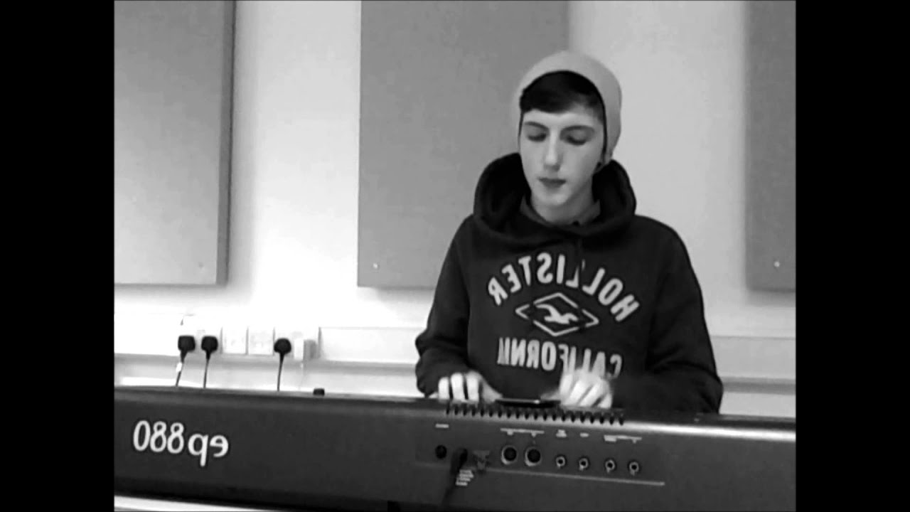 Me singing "Pompeii" by Bastille (Dillon Nolan Cover) - YouTube