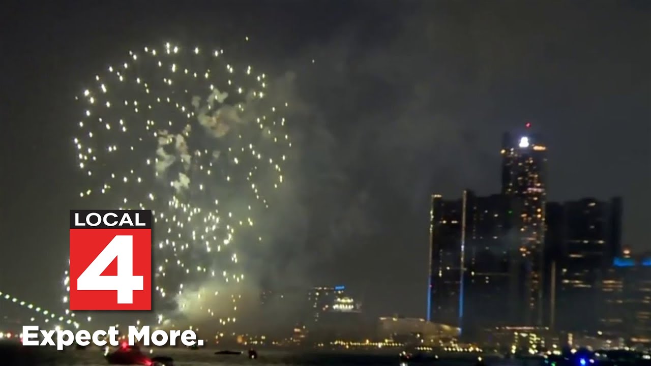 Thousands pack Downtown Detroit for Ford Fireworks - YouTube