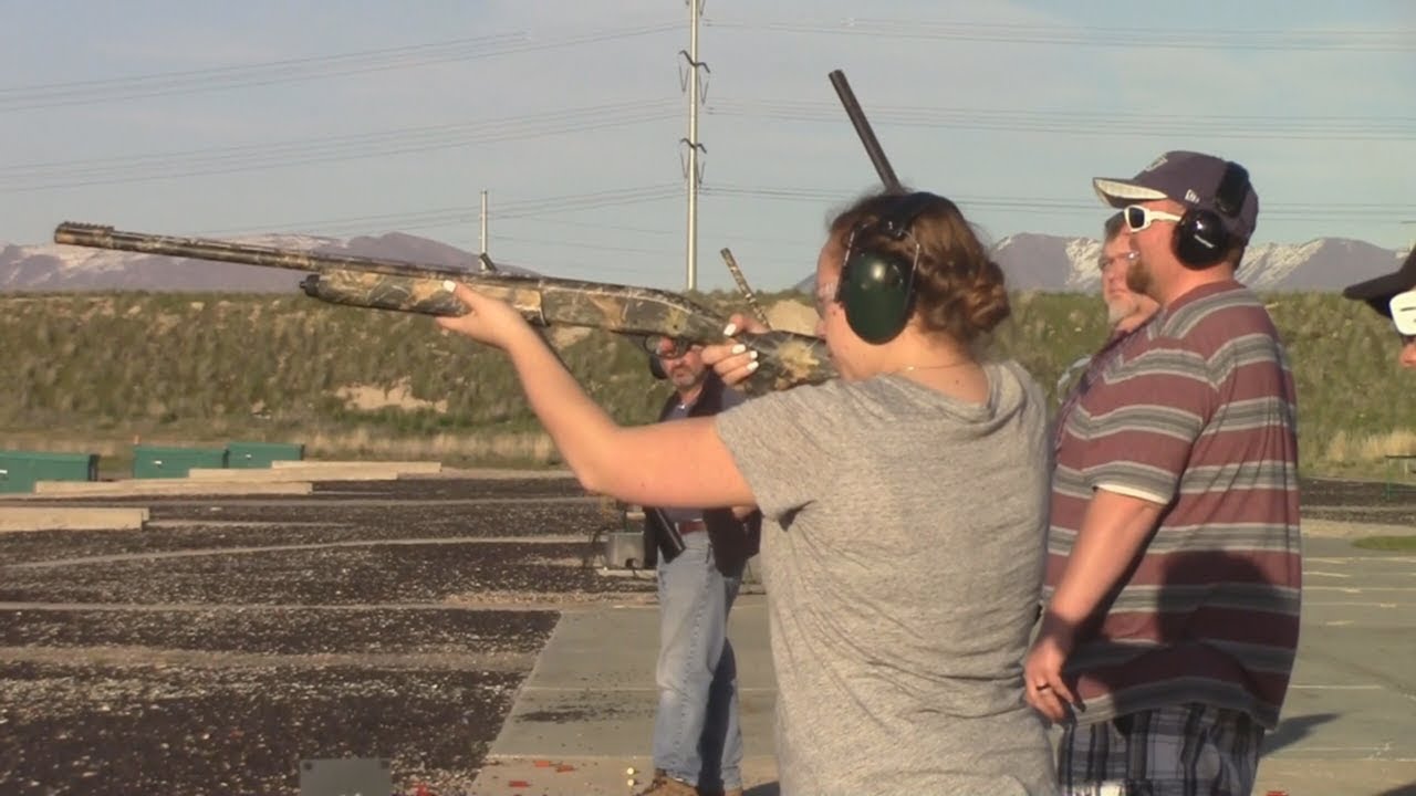 Lee Kay Gun Range All American Trap Shooter - YouTube