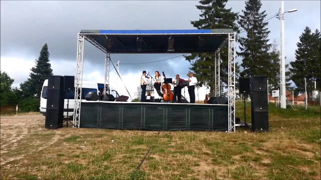 Iulia Bucur-live Serbarea Campeneasca Feleacu 2014 - YouTube