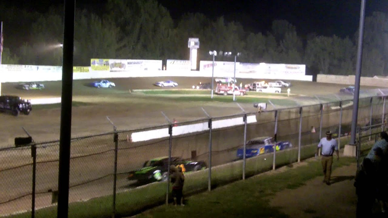 Pure Stock Finish at Accord Speedway - YouTube