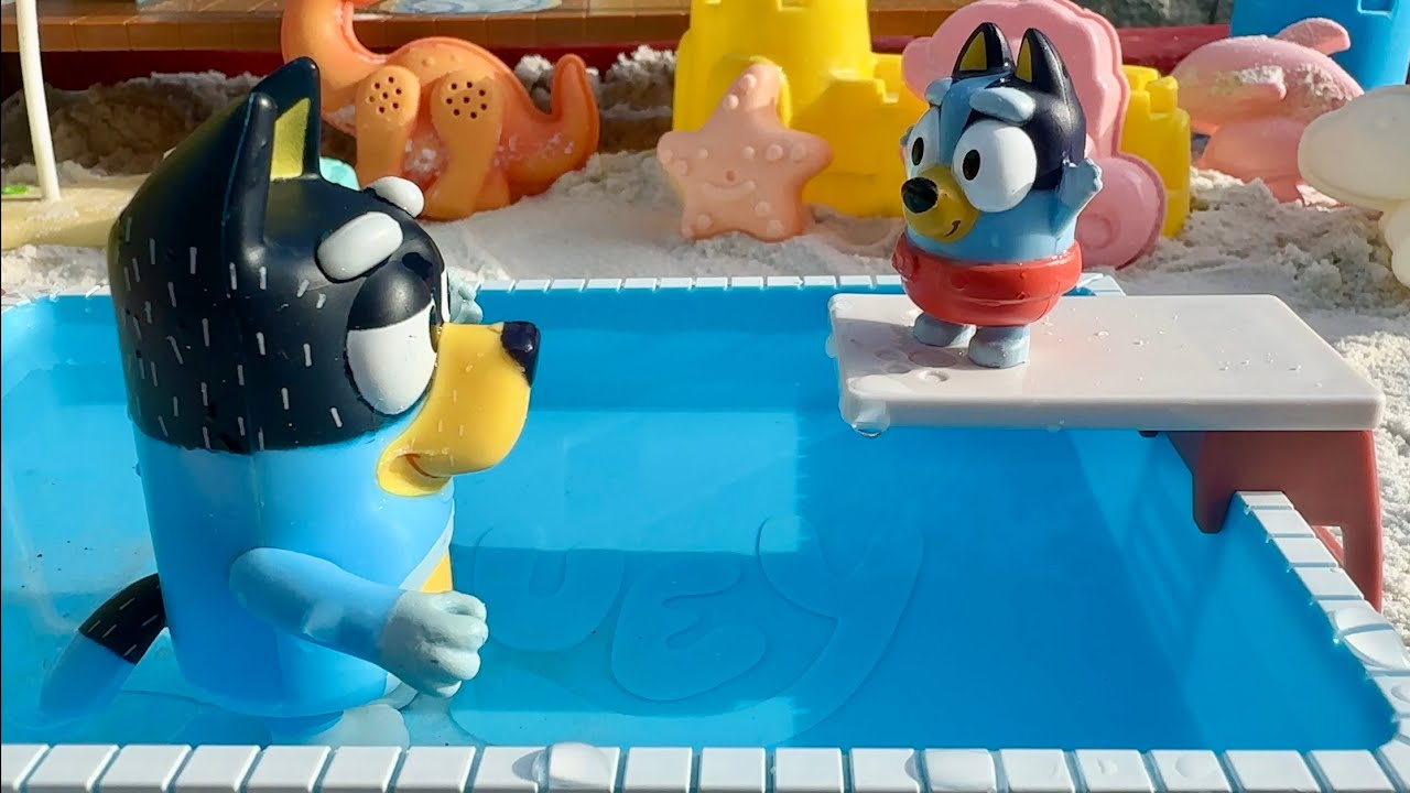 Baby Bluey - The Pool - Bluey toys pretend play - YouTube