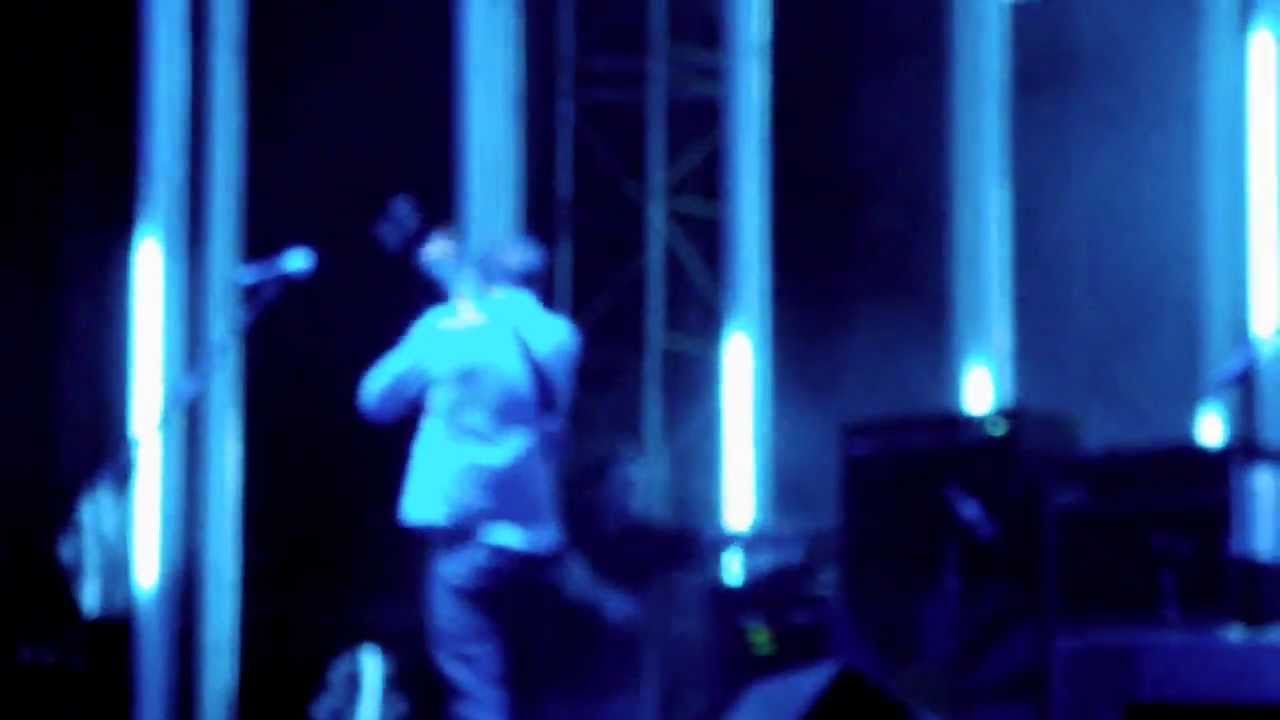 Radiohead - Idioteque (Radiohead Live in Praha) - YouTube