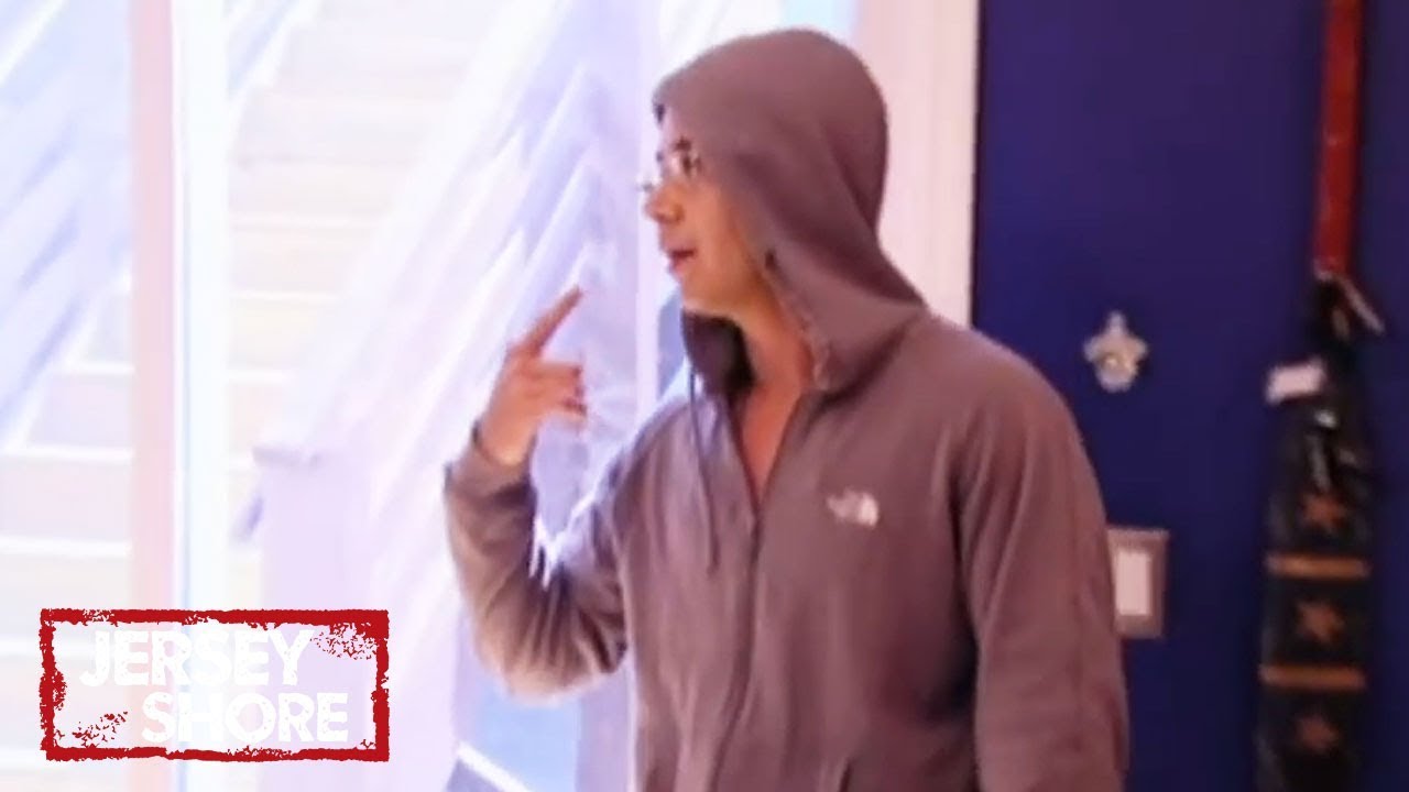 'Vinny Gets Pink Eye' Official Throwback Clip | Jersey Shore | MTV ...