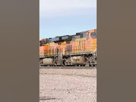 RAILFANNING SHORTS BNSF 7739 EB MP 737 NEEDLES SUB 12-7-2023 #train #railfaning #railroad - YouTube
