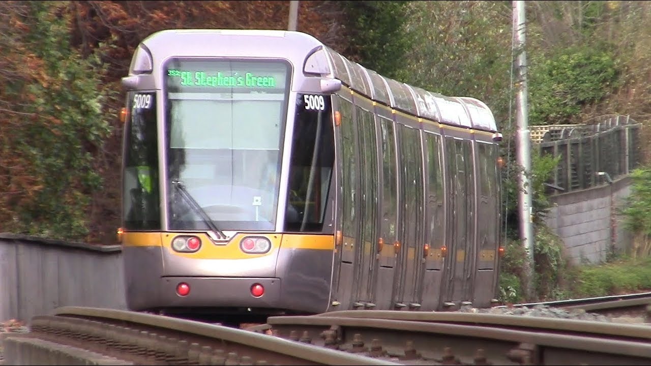 Luas Tram Number 5009 - William Dargan Bridge, Dundrum - YouTube