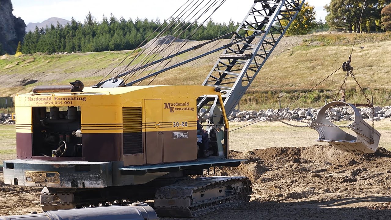 Ruston Bucyrus 30-RB Dragline Excavator Working at Wheels at Wanaka ...