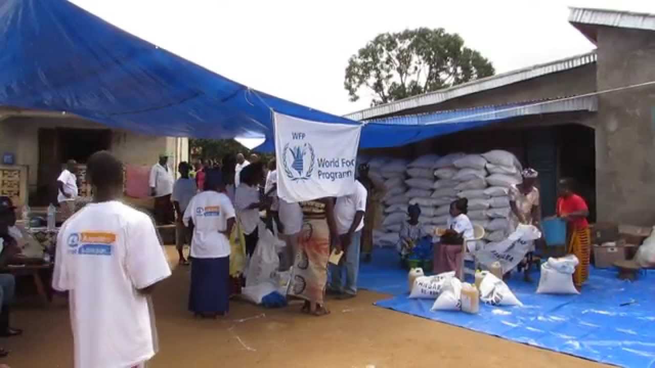 WFP On The Ground In Liberia: Fighting Ebola, Hunger & Poverty - YouTube