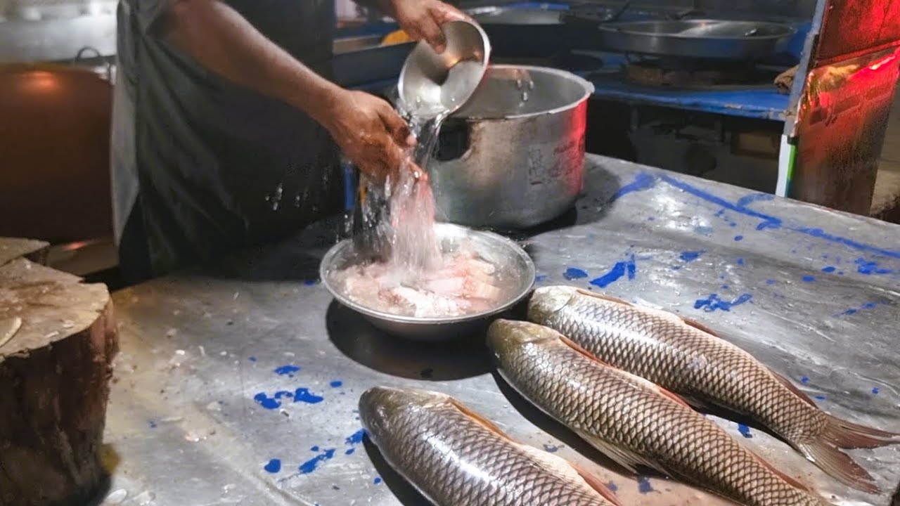 Pakistani Street Food Fish Butchering | Crispy Catch Fish Frying ...