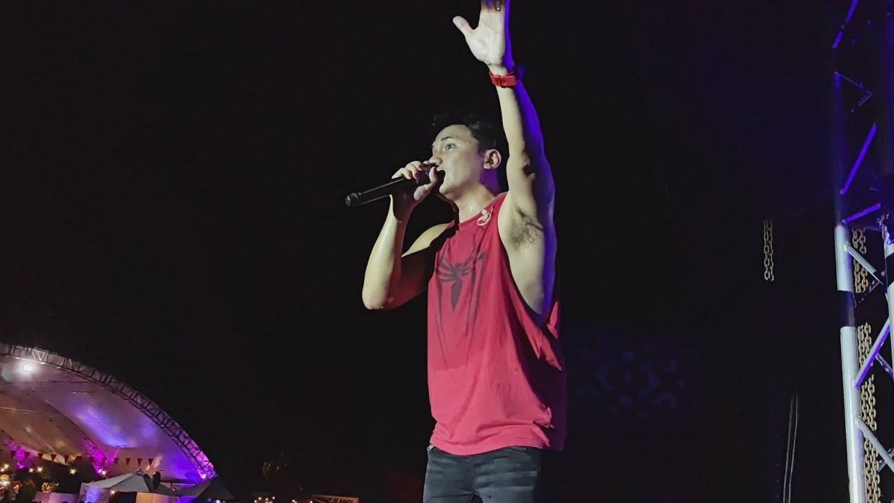 Sponge Cola performs "Nakapagtataka" at Sandugo Festival in Bohol - YouTube