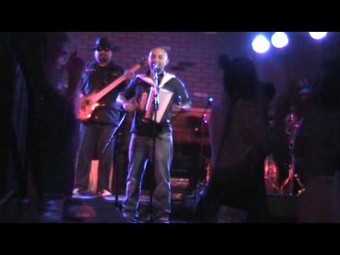 conjunto califas cumbia del sol - YouTube