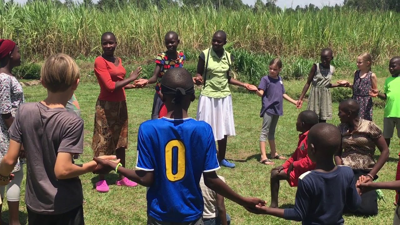 Circle Clapping - YouTube