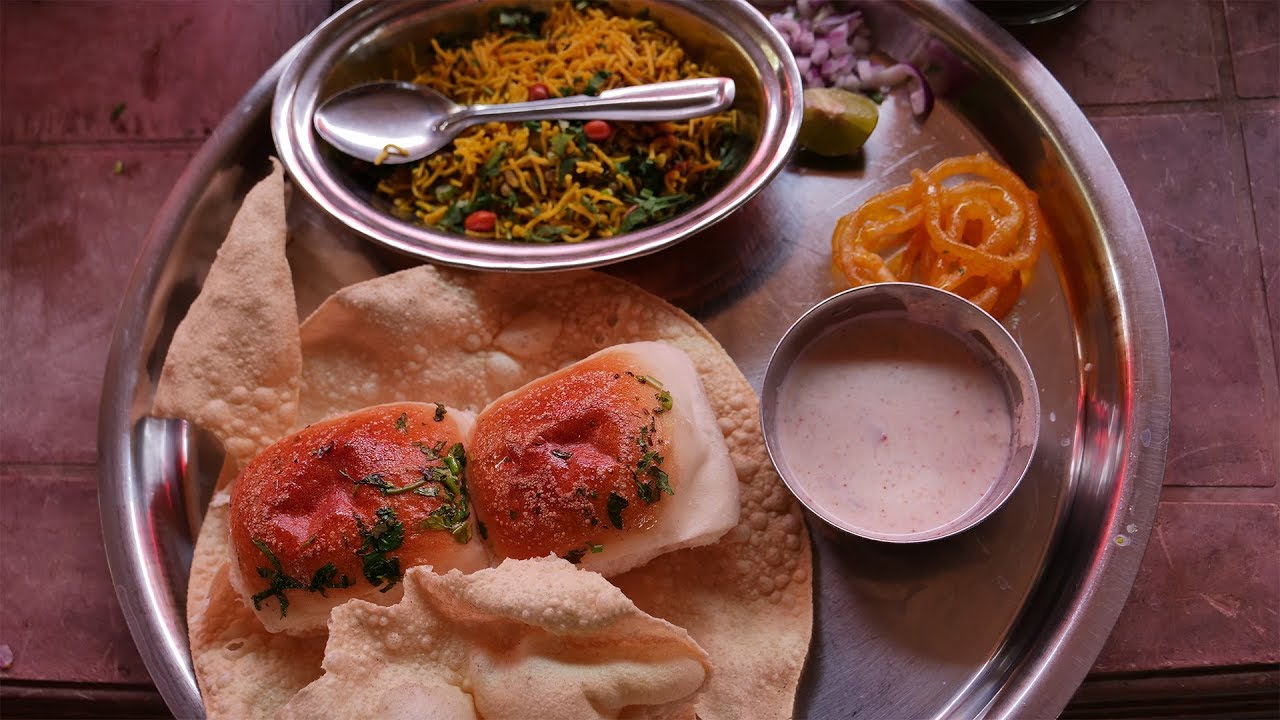 Mamacha Mala | Misal Pav Thali | Gavran Chulivarchi Misal - YouTube