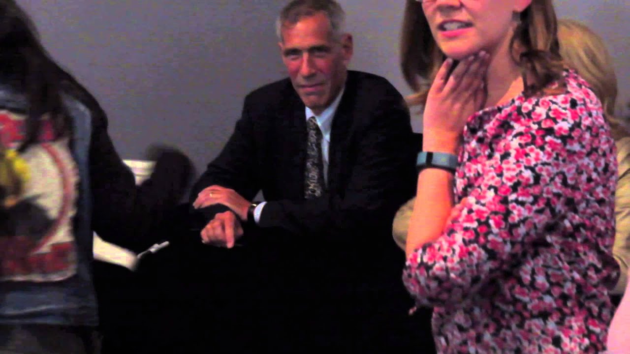 X Files Gillian Anderson and Jeff Rovin signing autographs promoting a ...