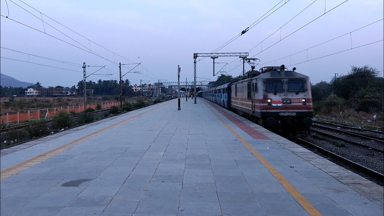 WAP-5 Turns ON Dipper And Skips Kelve Road At Amazing Speed With ...