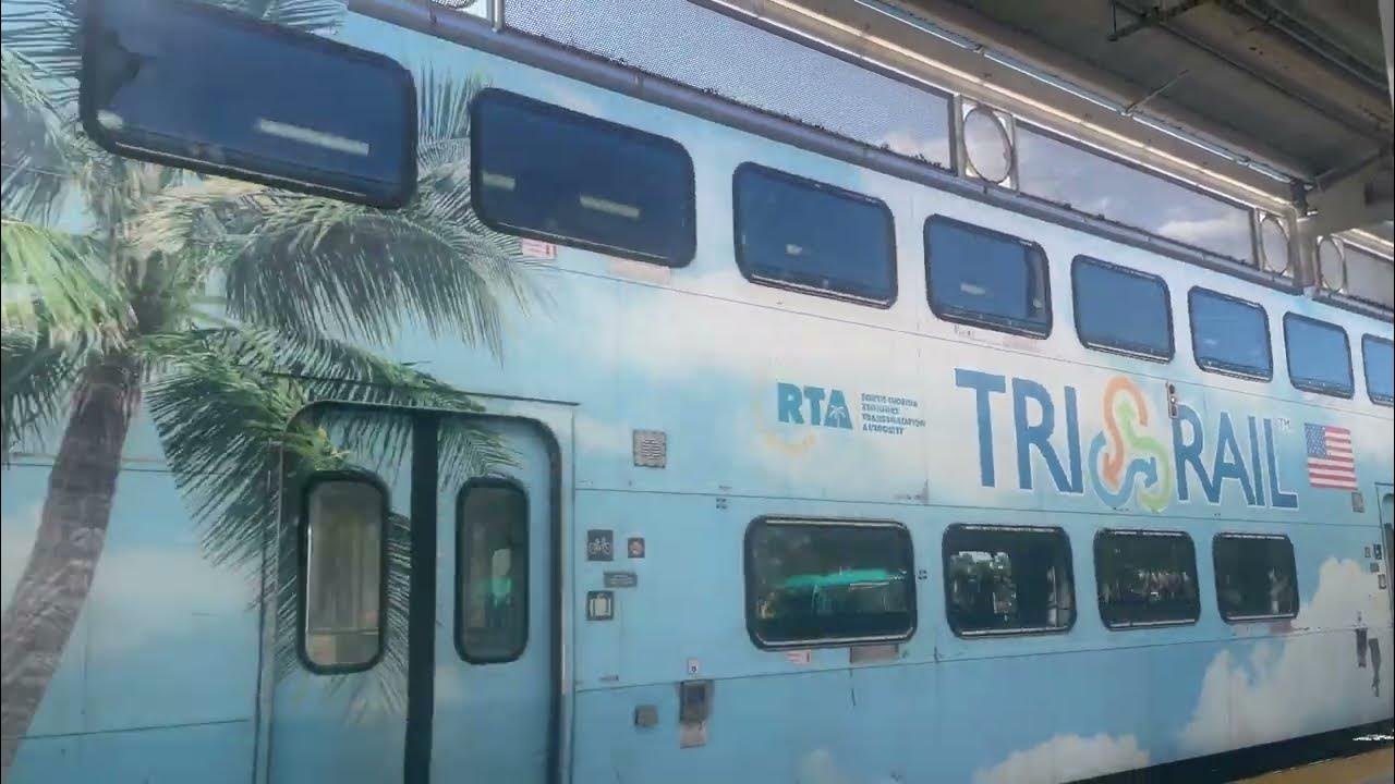 Tri-Rail: F40PH #810 & Hyundai Rotem Bilevels @ Boca Raton Station - YouTube